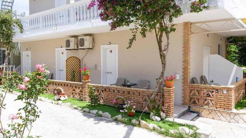Oferte cazare Asteri Studios & Appartments Kalamaki, Creta - Chania ...
