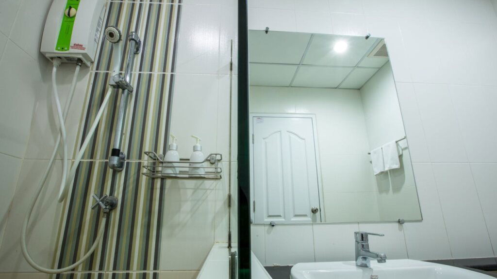 Oferte cazare Central Place Serviced Apartment Chon Buri, Chon Buri ...